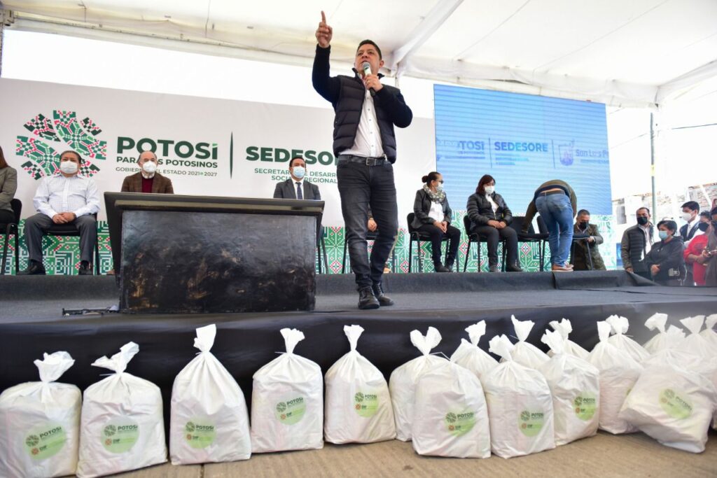 Ricardo Gallardo inicia entrega de becas alimentarias en SLP — Amanecer ... Ricardo Gallardo inicia entrega de becas alimentarias en SLP — Amanecer ...