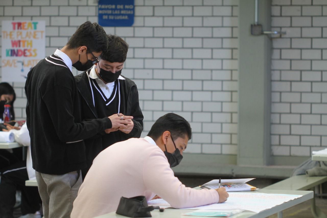 Estudiantes de COBACH aplican examen planea — Amanecer Huasteco